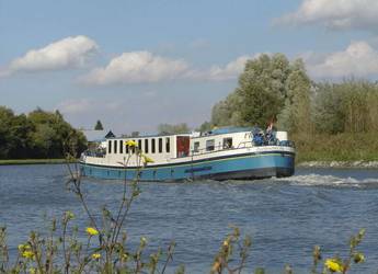 Hanseatic Premium 8-day Bike & Barge Tour in Netherlands